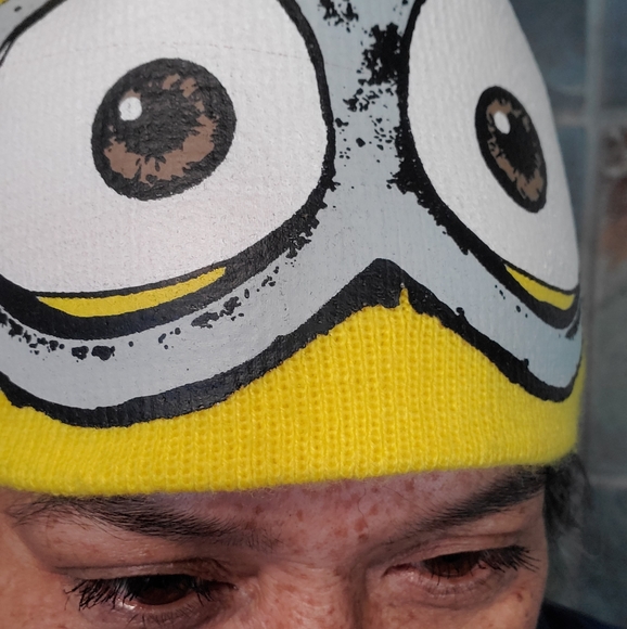 Universal | Accessories | Stuart Two Eyed Minion Beanie Hat Despicable ...